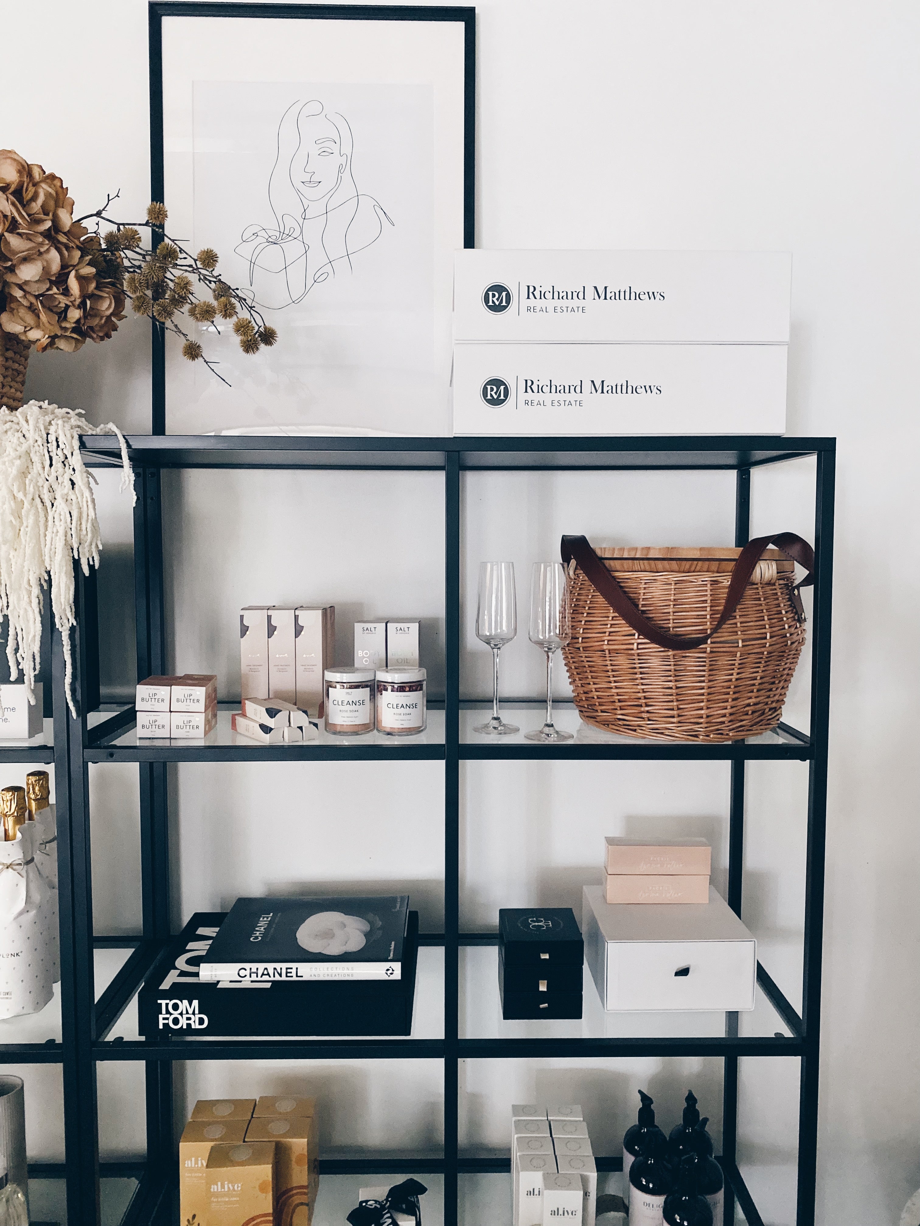 Parcelle - Contact Us - Personalised Luxury Gift Sets and Boxes